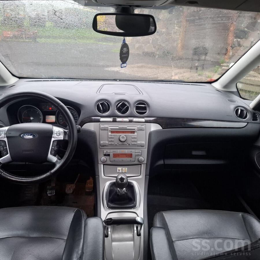 Black Ford Galaxy 2006 in Cesis, with an engine capacity of 1.80 L and mileage of 307 thousand km for 2100 €, photo 6 on AUTOMOTO.COM.LV