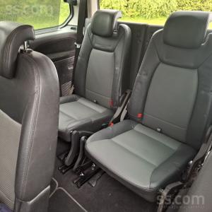 Black Ford Galaxy 2006 in Cesis, with an engine capacity of 1.80 L and mileage of 307 thousand km for 2100 €, photo 8 on AUTOMOTO.COM.LV