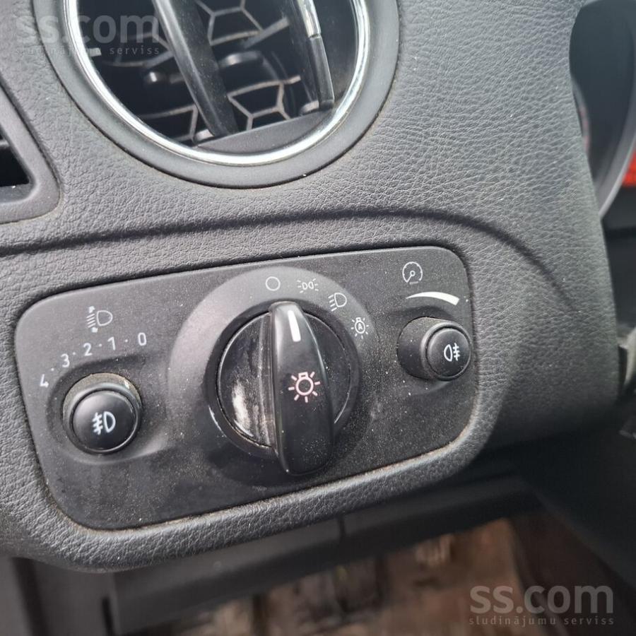 Black Ford Galaxy 2006 in Cesis, with an engine capacity of 1.80 L and mileage of 307 thousand km for 2100 €, photo 10 on AUTOMOTO.COM.LV