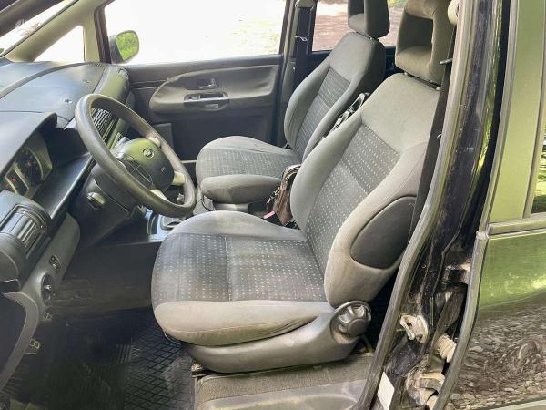 Black Ford Galaxy 2006 in Vilnius, with an engine capacity of 1.90 L and mileage of 320 thousand km for 1500 €, photo 10 on AUTOMOTO.COM.LV