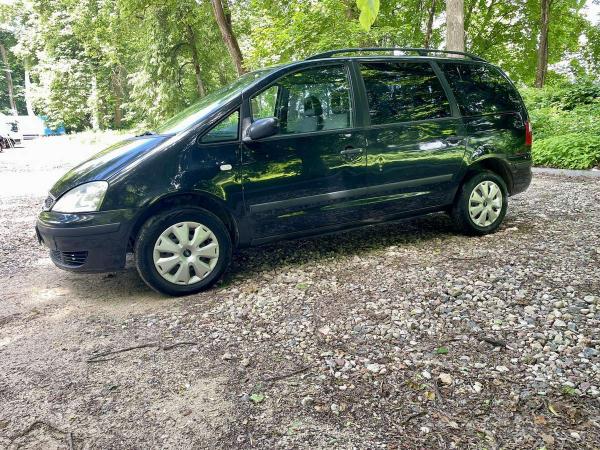 Black Ford Galaxy 2006 in Vilnius, with an engine capacity of 1.90 L and mileage of 320 thousand km for 1500 €, photo 6 on AUTOMOTO.COM.LV