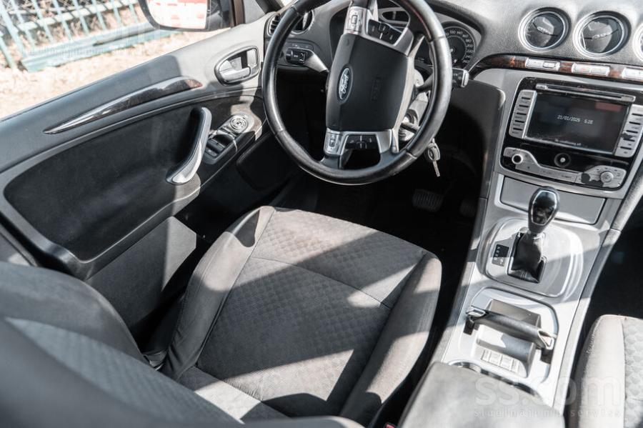 Melns Ford Galaxy 2007 Rīga, ar dzinēja tilpumu 2.00 L un nobraukumu 217 tūkst. km par 2900 €, foto 8 vietnē AUTOMOTO.COM.LV