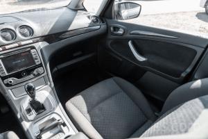 Melns Ford Galaxy 2007 Rīga, ar dzinēja tilpumu 2.00 L un nobraukumu 217 tūkst. km par 2900 €, foto 9 vietnē AUTOMOTO.COM.LV
