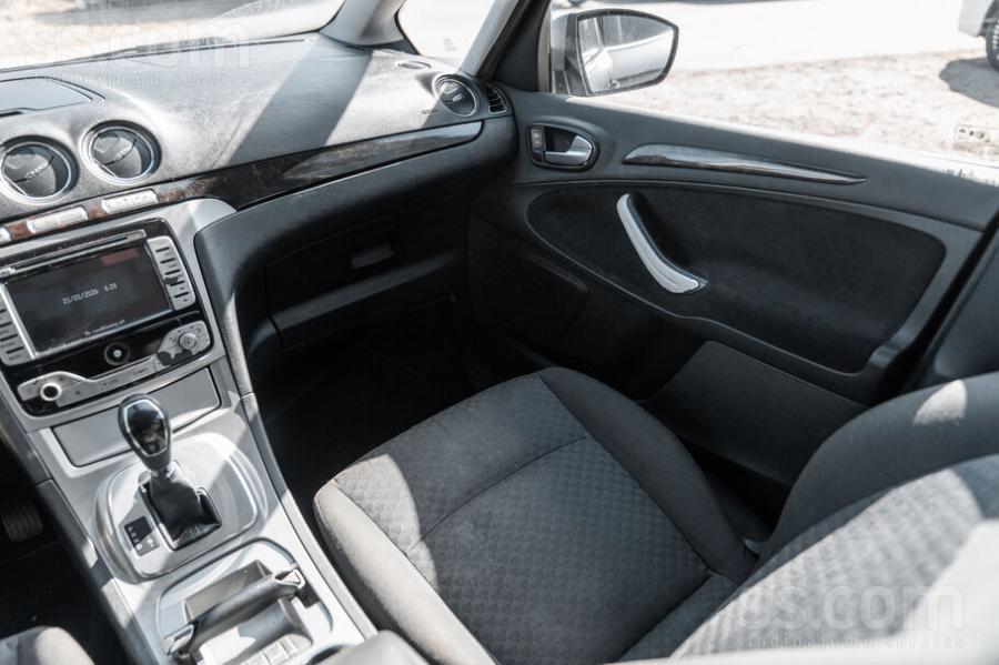 Melns Ford Galaxy 2007 Rīga, ar dzinēja tilpumu 2.00 L un nobraukumu 217 tūkst. km par 2900 €, foto 9 vietnē AUTOMOTO.COM.LV