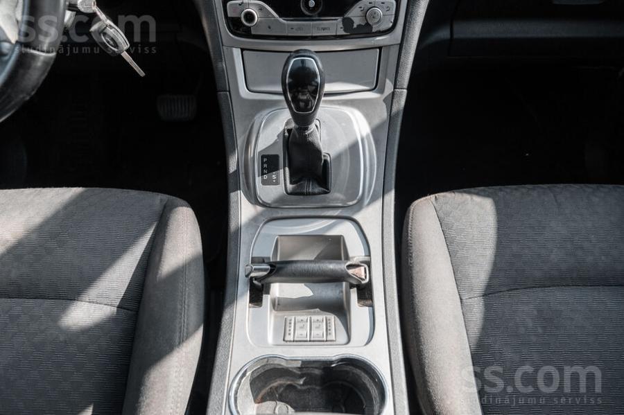 Melns Ford Galaxy 2007 Rīga, ar dzinēja tilpumu 2.00 L un nobraukumu 217 tūkst. km par 2900 €, foto 10 vietnē AUTOMOTO.COM.LV
