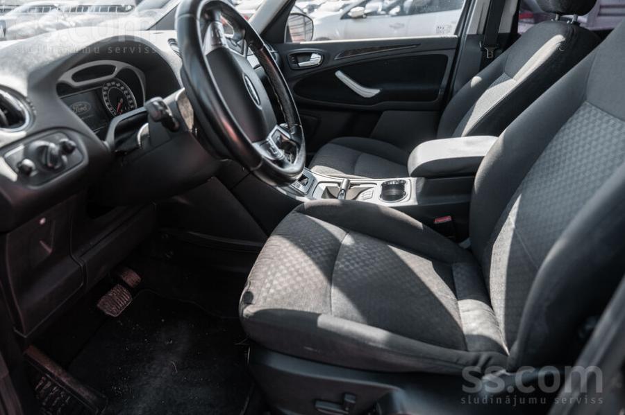 Melns Ford Galaxy 2007 Rīga, ar dzinēja tilpumu 2.00 L un nobraukumu 217 tūkst. km par 2900 €, foto 15 vietnē AUTOMOTO.COM.LV