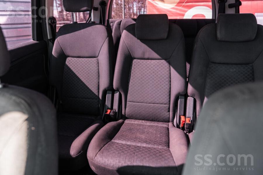 Melns Ford Galaxy 2007 Rīga, ar dzinēja tilpumu 2.00 L un nobraukumu 217 tūkst. km par 2900 €, foto 18 vietnē AUTOMOTO.COM.LV
