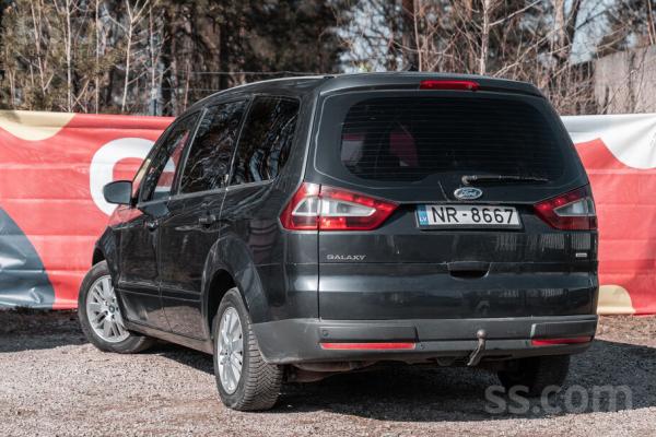 Black Ford Galaxy 2007 in Riga, with an engine capacity of 2.00 L and mileage of 217 thousand km for 2900 €, photo 4 on AUTOMOTO.COM.LV