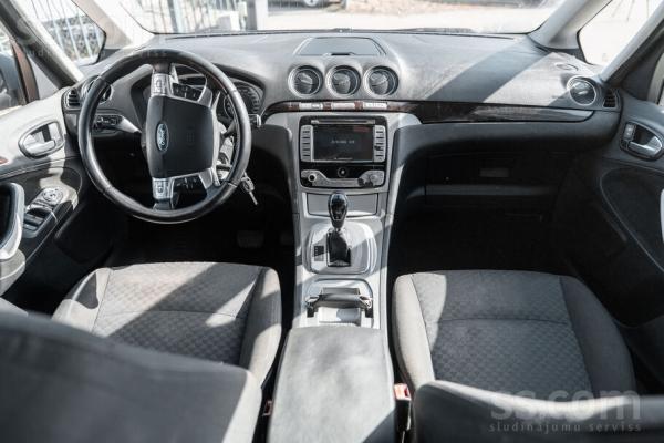 Black Ford Galaxy 2007 in Riga, with an engine capacity of 2.00 L and mileage of 217 thousand km for 2900 €, photo 6 on AUTOMOTO.COM.LV