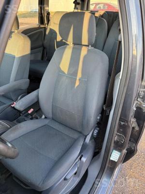 Melns Ford Galaxy 2007 Daugavpils, ar dzinēja tilpumu 1.80 L un nobraukumu 325 tūkst. km par 1950 €, foto 19 vietnē AUTOMOTO.COM.LV