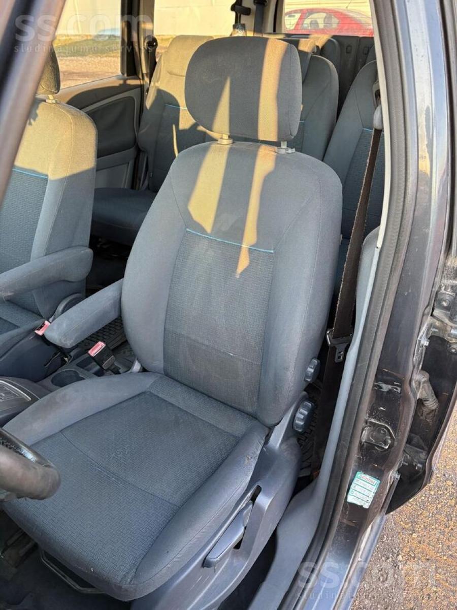 Melns Ford Galaxy 2007 Daugavpils, ar dzinēja tilpumu 1.80 L un nobraukumu 325 tūkst. km par 1950 €, foto 19 vietnē AUTOMOTO.COM.LV
