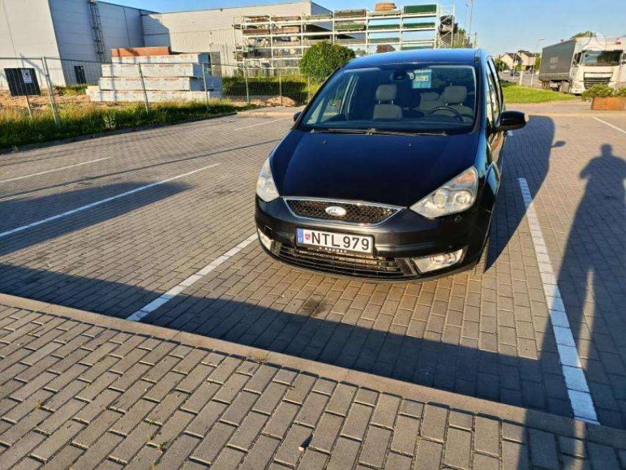 Melns Ford Galaxy 2007 Kauņa, ar dzinēja tilpumu 2.00 L un nobraukumu 301 tūkst. km par 3350 €, foto 1 vietnē AUTOMOTO.COM.LV