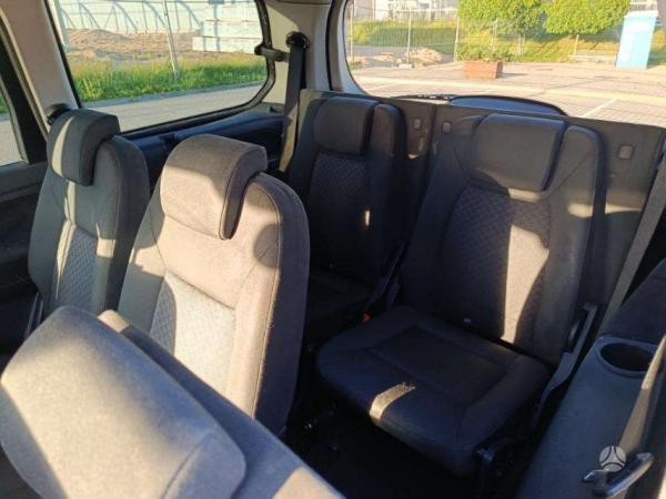 Black Ford Galaxy 2007 in Kaunas, with an engine capacity of 2.00 L and mileage of 301 thousand km for 3350 €, photo 6 on AUTOMOTO.COM.LV