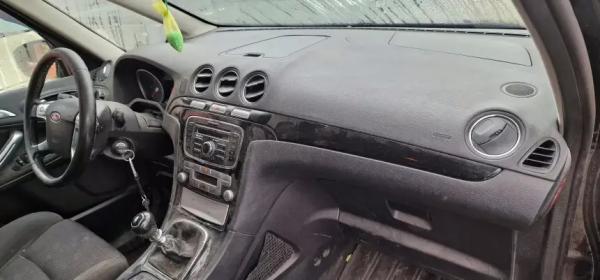 Black Ford Galaxy 2007 in Valmiera, with an engine capacity of 2.00 L and mileage of 498 thousand km for 1200 €, photo 8 on AUTOMOTO.COM.LV