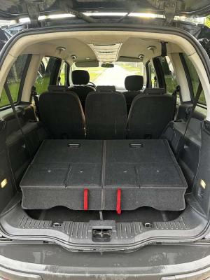 Black Ford Galaxy 2007 in Vilnius, with an engine capacity of 1.75 L and mileage of 320 thousand km for 3500 €, photo 11 on AUTOMOTO.COM.LV