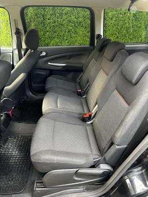 Black Ford Galaxy 2007 in Vilnius, with an engine capacity of 1.75 L and mileage of 320 thousand km for 3500 €, photo 12 on AUTOMOTO.COM.LV