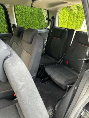Black Ford Galaxy 2007 in Vilnius, with an engine capacity of 1.75 L and mileage of 320 thousand km for 3500 €, photo 13 on AUTOMOTO.COM.LV
