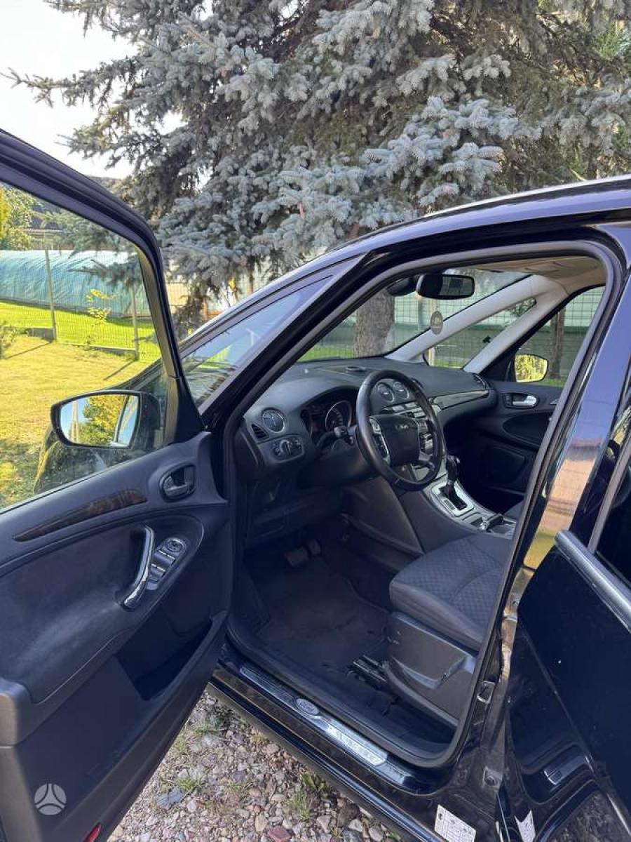 Black Ford Galaxy 2007 in Vilnius, with an engine capacity of 2.00 L and mileage of 305 thousand km for 2000 €, photo 7 on AUTOMOTO.COM.LV