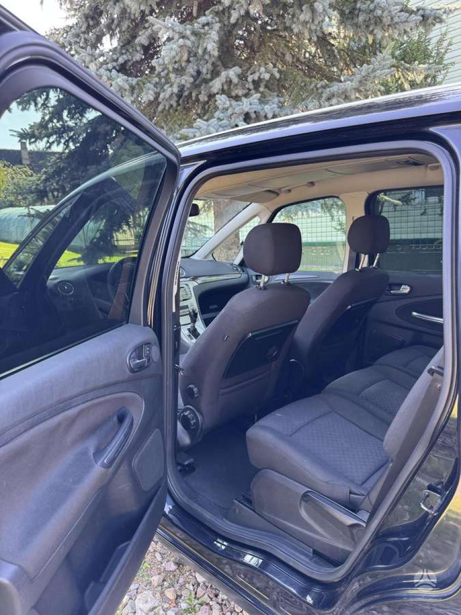 Black Ford Galaxy 2007 in Vilnius, with an engine capacity of 2.00 L and mileage of 305 thousand km for 2000 €, photo 8 on AUTOMOTO.COM.LV