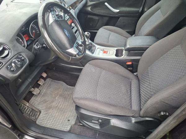 Black Ford Galaxy 2007 in Birstonas, with an engine capacity of 2.00 L and mileage of 342 thousand km for 3300 €, photo 7 on AUTOMOTO.COM.LV