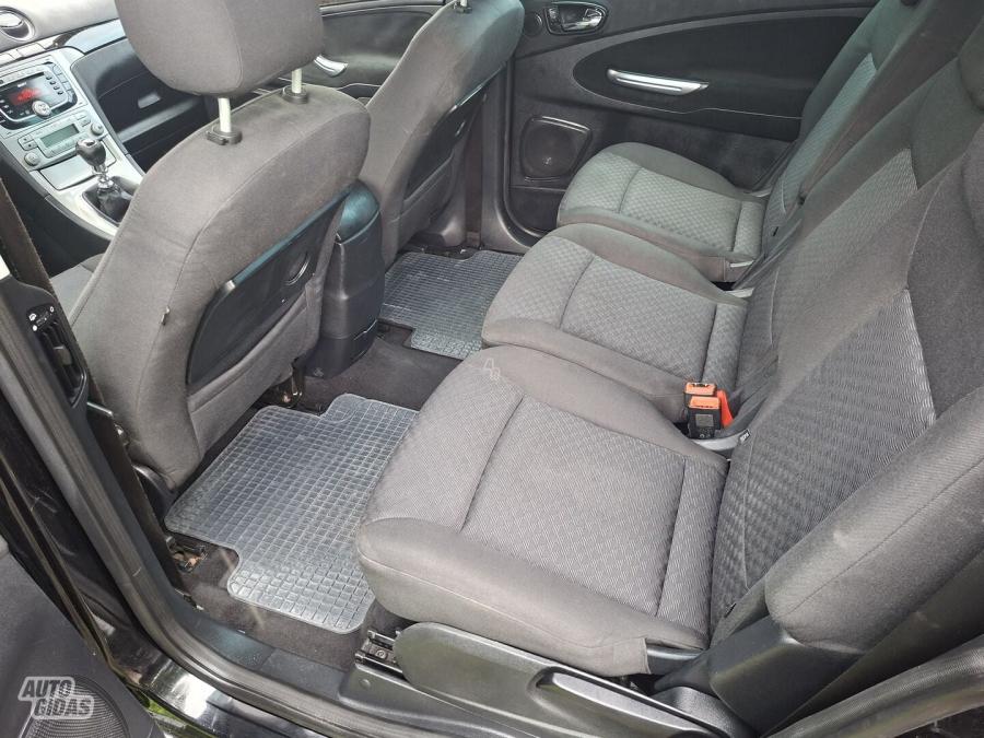 Black Ford Galaxy 2007 in Birstonas, with an engine capacity of 2.00 L and mileage of 342 thousand km for 3300 €, photo 13 on AUTOMOTO.COM.LV