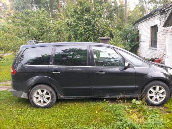 Melns Ford Galaxy 2007 Dobele, ar dzinēja tilpumu 2.00 L un nobraukumu 420 tūkst. km par 1300 €, foto 3 vietnē AUTOMOTO.COM.LV