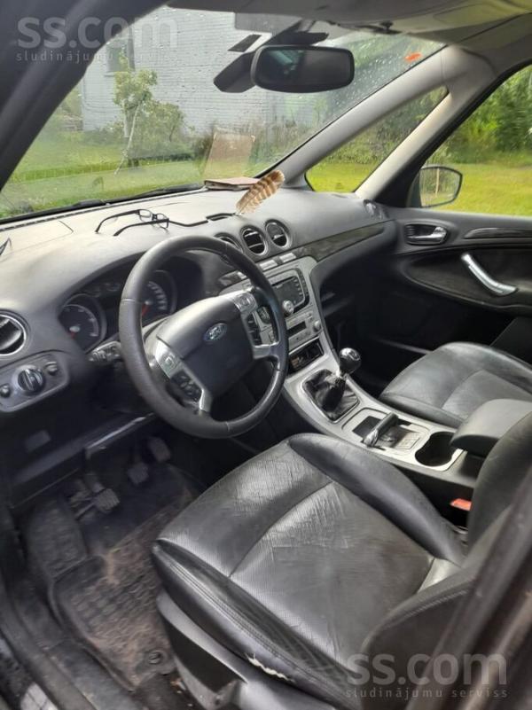 Black Ford Galaxy 2007 in Dobele, with an engine capacity of 2.00 L and mileage of 420 thousand km for 1300 €, photo 6 on AUTOMOTO.COM.LV