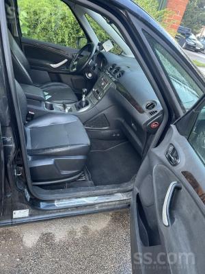 Black Ford Galaxy 2007 in Tukums, with an engine capacity of 2.00 L and mileage of 266 thousand km for 4000 €, photo 8 on AUTOMOTO.COM.LV