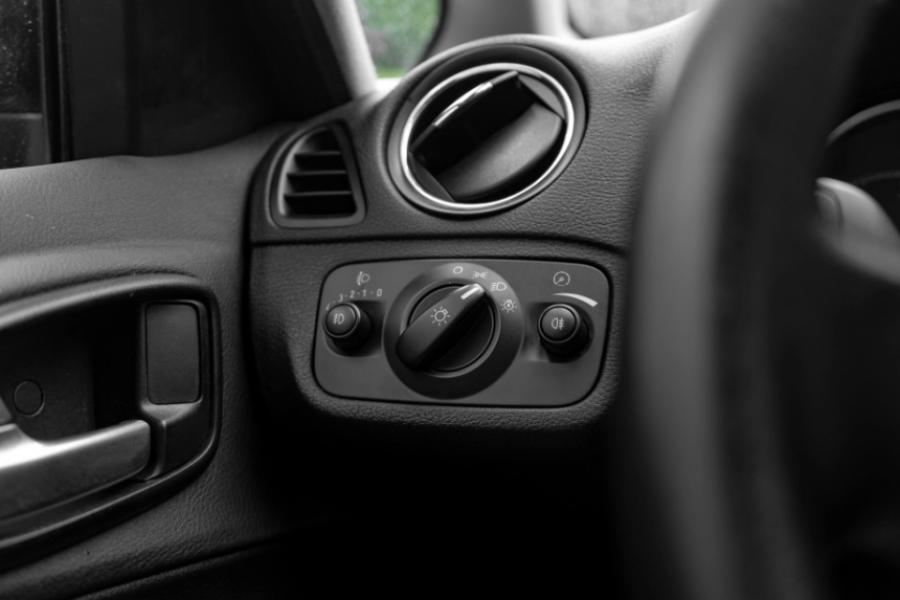 Melns Ford Galaxy 2008 Rīga, ar dzinēja tilpumu 2.00 L un nobraukumu 309 tūkst. km par 3900 €, foto 4 vietnē AUTOMOTO.COM.LV