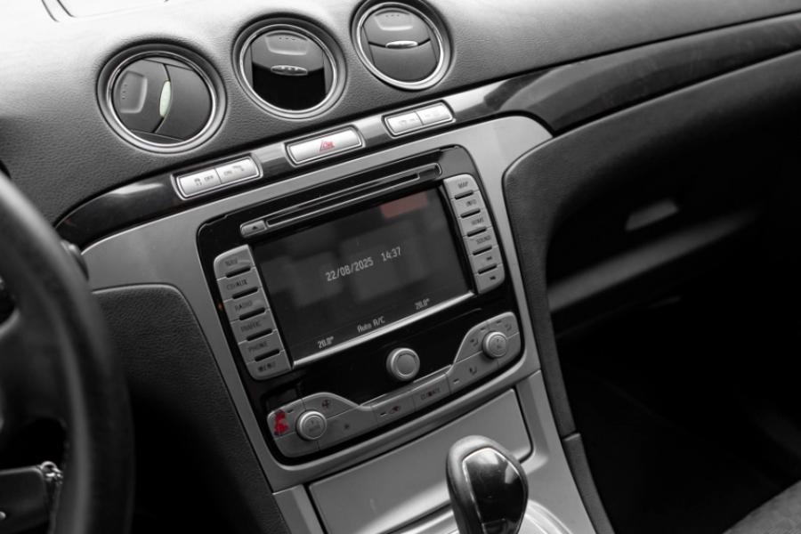 Melns Ford Galaxy 2008 Rīga, ar dzinēja tilpumu 2.00 L un nobraukumu 309 tūkst. km par 3900 €, foto 10 vietnē AUTOMOTO.COM.LV
