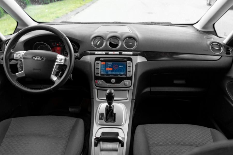 Melns Ford Galaxy 2008 Rīga, ar dzinēja tilpumu 2.00 L un nobraukumu 309 tūkst. km par 3900 €, foto 11 vietnē AUTOMOTO.COM.LV