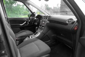 Melns Ford Galaxy 2008 Rīga, ar dzinēja tilpumu 2.00 L un nobraukumu 309 tūkst. km par 3900 €, foto 13 vietnē AUTOMOTO.COM.LV