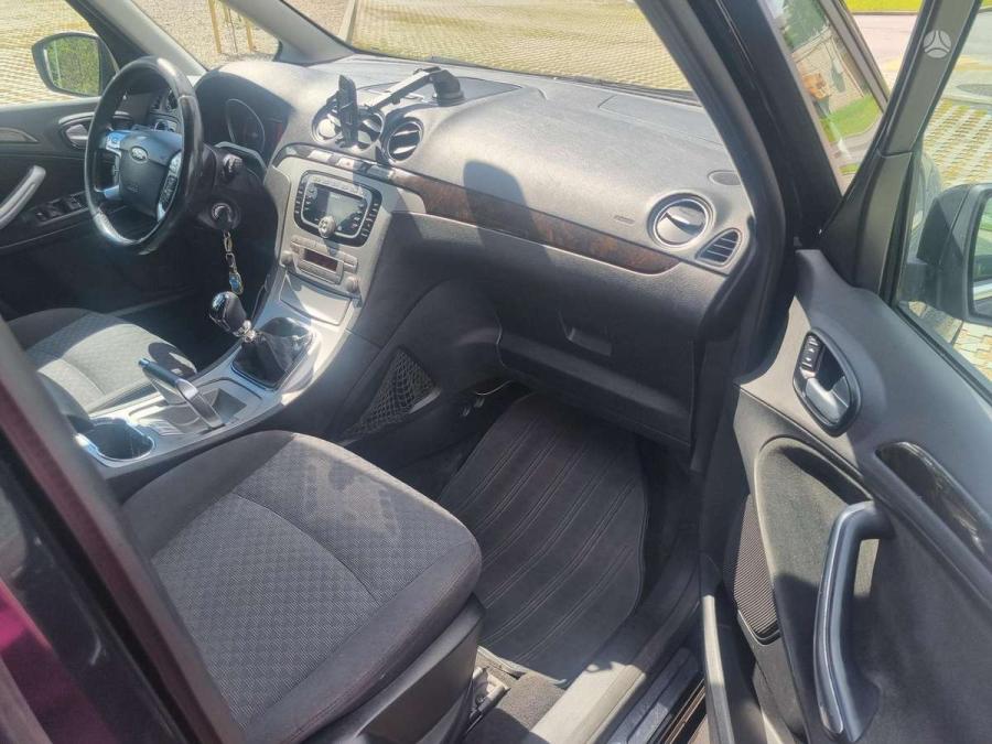 Melns Ford Galaxy 2008 Prienai, ar dzinēja tilpumu 2.00 L un nobraukumu 327 tūkst. km par 3850 €, foto 16 vietnē AUTOMOTO.COM.LV