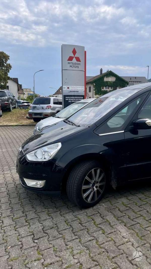 Melns Ford Galaxy 2008 Telšiai, ar dzinēja tilpumu 2.00 L un nobraukumu 260 tūkst. km par 3400 €, foto 4 vietnē AUTOMOTO.COM.LV