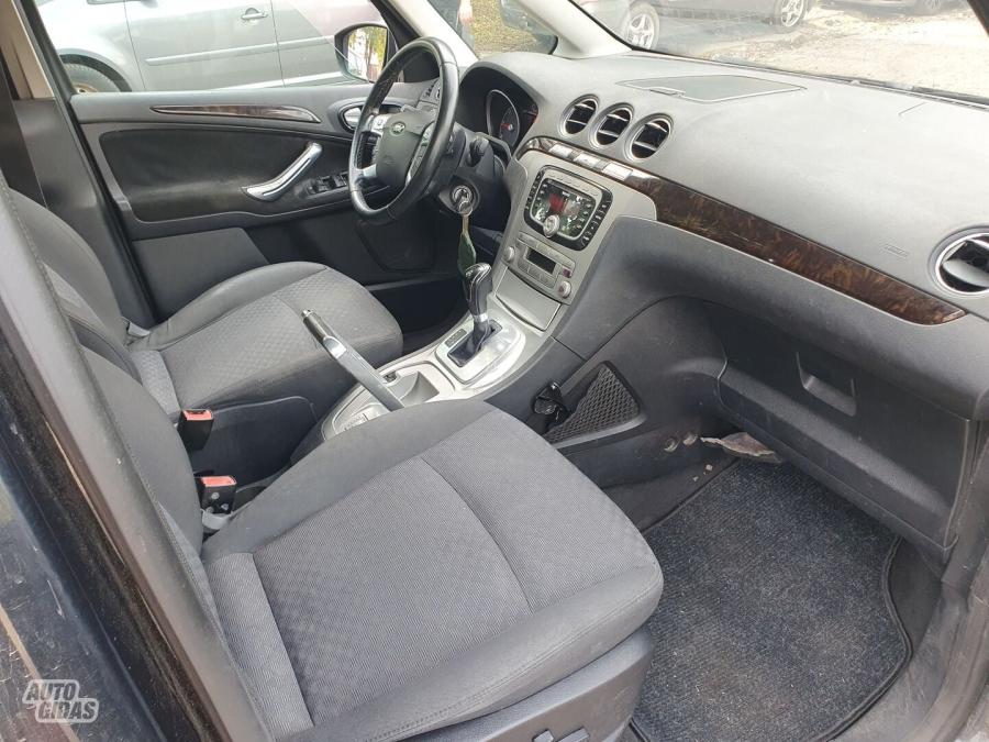 Black Ford Galaxy 2008 in Kaunas, with an engine capacity of 2.00 L and mileage of 310 thousand km for 1450 €, photo 7 on AUTOMOTO.COM.LV