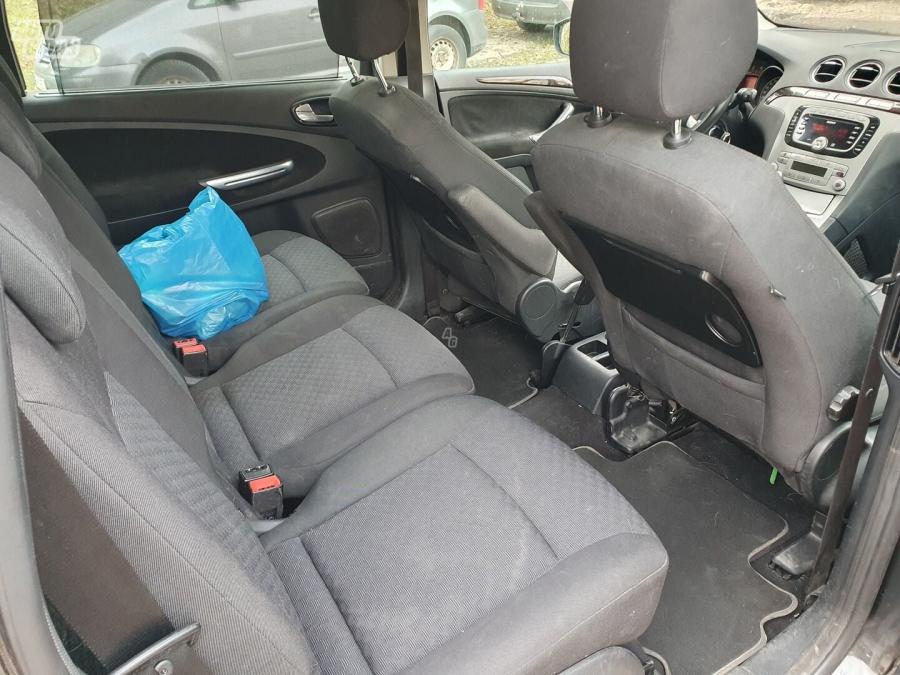 Black Ford Galaxy 2008 in Kaunas, with an engine capacity of 2.00 L and mileage of 310 thousand km for 1450 €, photo 8 on AUTOMOTO.COM.LV