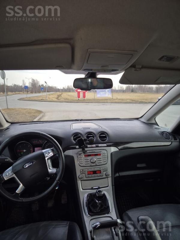 Melns Ford Galaxy 2009 Kuldīga, ar dzinēja tilpumu 2.00 L un nobraukumu 499 tūkst. km par 1900 €, foto 6 vietnē AUTOMOTO.COM.LV
