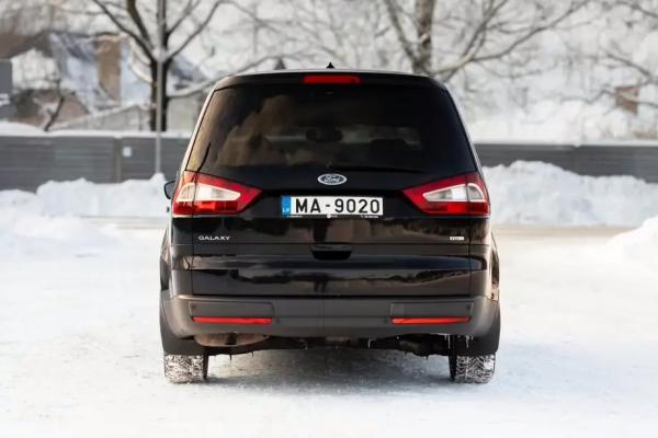 Black Ford Galaxy 2009 in Jelgava, with an engine capacity of 2.00 L and mileage of 263 thousand km for 5000 €, photo 4 on AUTOMOTO.COM.LV