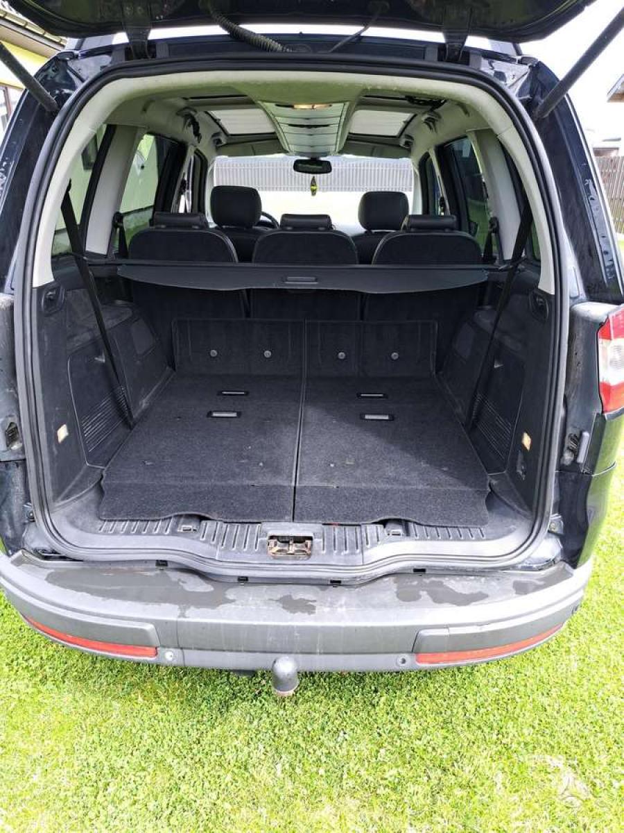 Black Ford Galaxy 2009 in Trakai, with an engine capacity of 2.26 L and mileage of 274 thousand km for 4000 €, photo 11 on AUTOMOTO.COM.LV