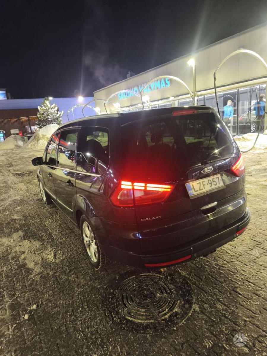 Black Ford Galaxy 2010 in Kaunas, with an engine capacity of 2.00 L and mileage of 310 thousand km for 2149 €, photo 4 on AUTOMOTO.COM.LV