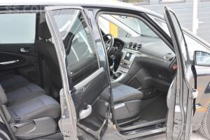 Black Ford Galaxy 2010 in Riga, with an engine capacity of 2.00 L and mileage of 305 thousand km for 4990 €, photo 6 on AUTOMOTO.COM.LV