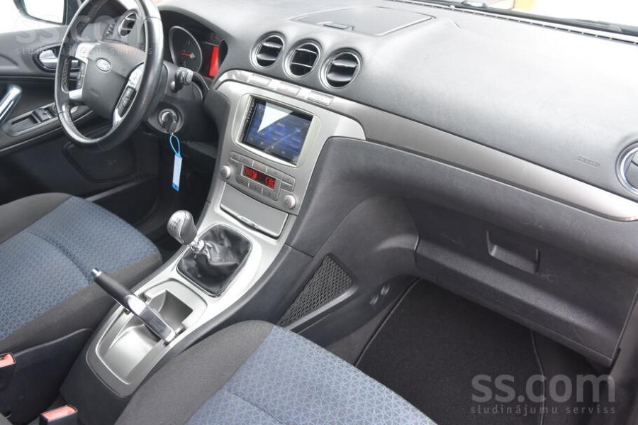Black Ford Galaxy 2010 in Riga, with an engine capacity of 2.00 L and mileage of 305 thousand km for 4990 €, photo 12 on AUTOMOTO.COM.LV