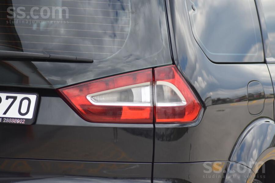 Black Ford Galaxy 2010 in Riga, with an engine capacity of 2.00 L and mileage of 305 thousand km for 4990 €, photo 22 on AUTOMOTO.COM.LV