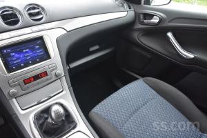 Black Ford Galaxy 2010 in Riga, with an engine capacity of 2.00 L and mileage of 305 thousand km for 4990 €, photo 23 on AUTOMOTO.COM.LV