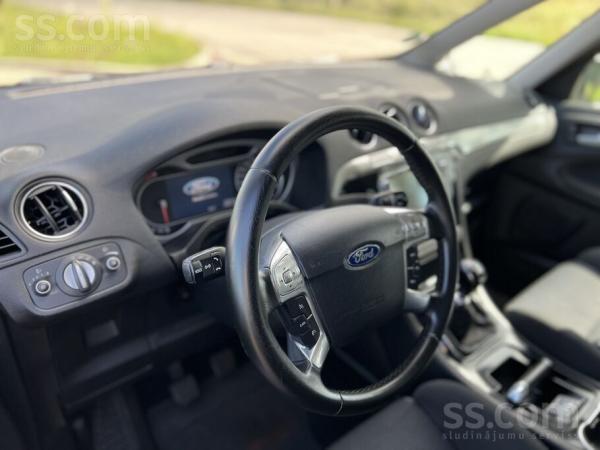 Black Ford Galaxy 2010 in Cesis, with an engine capacity of 2.00 L and mileage of 237 thousand km for 6950 €, photo 9 on AUTOMOTO.COM.LV