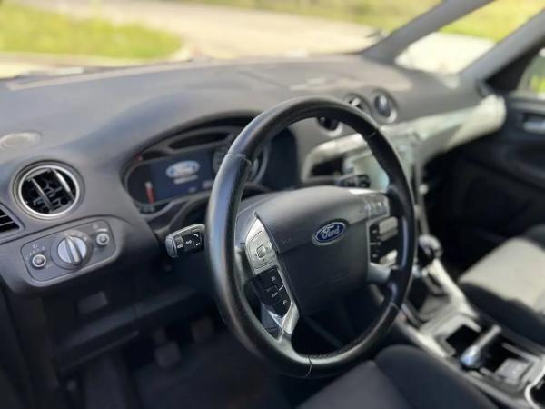 Melns Ford Galaxy 2010 Cēsis, ar dzinēja tilpumu 2.00 L un nobraukumu 237 tūkst. km par 6950 €, foto 10 vietnē AUTOMOTO.COM.LV