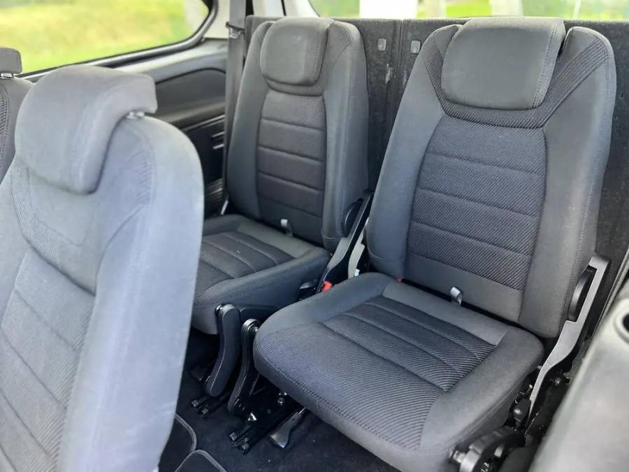 Black Ford Galaxy 2010 in Cesis, with an engine capacity of 2.00 L and mileage of 237 thousand km for 6950 €, photo 17 on AUTOMOTO.COM.LV
