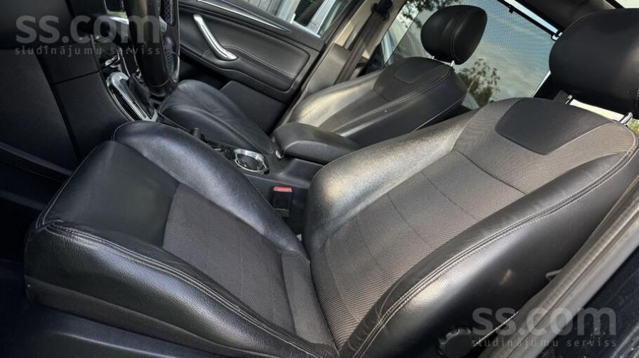 Black Ford Galaxy 2010 in Riga, with an engine capacity of 2.00 L and mileage of 0 thousand km for 3250 €, photo 8 on AUTOMOTO.COM.LV