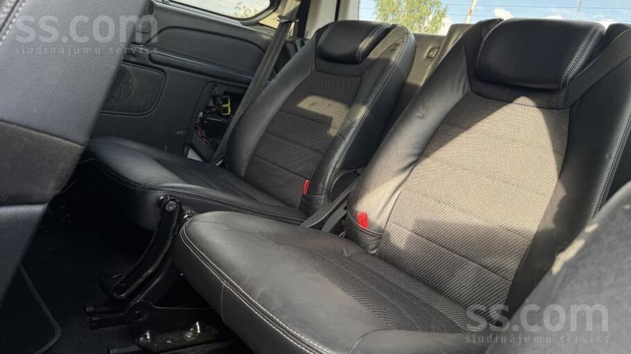 Black Ford Galaxy 2010 in Riga, with an engine capacity of 2.00 L and mileage of 0 thousand km for 3250 €, photo 10 on AUTOMOTO.COM.LV