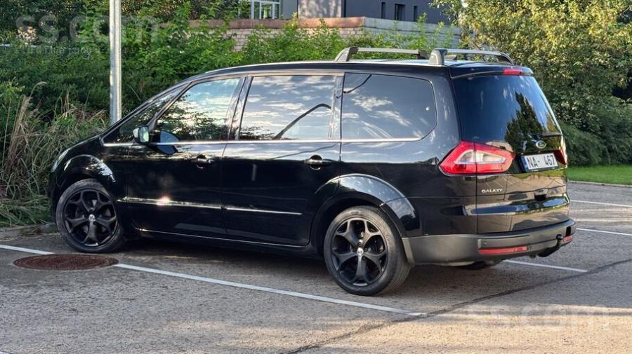 Black Ford Galaxy 2010 in Riga, with an engine capacity of 2.20 L and mileage of 357 thousand km for 4950 €, photo 4 on AUTOMOTO.COM.LV